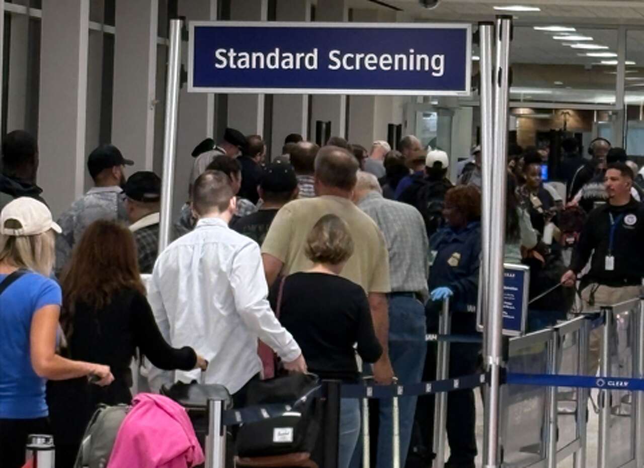 Houston's IAH sees another day of long TSA waits after ICE staffing ...