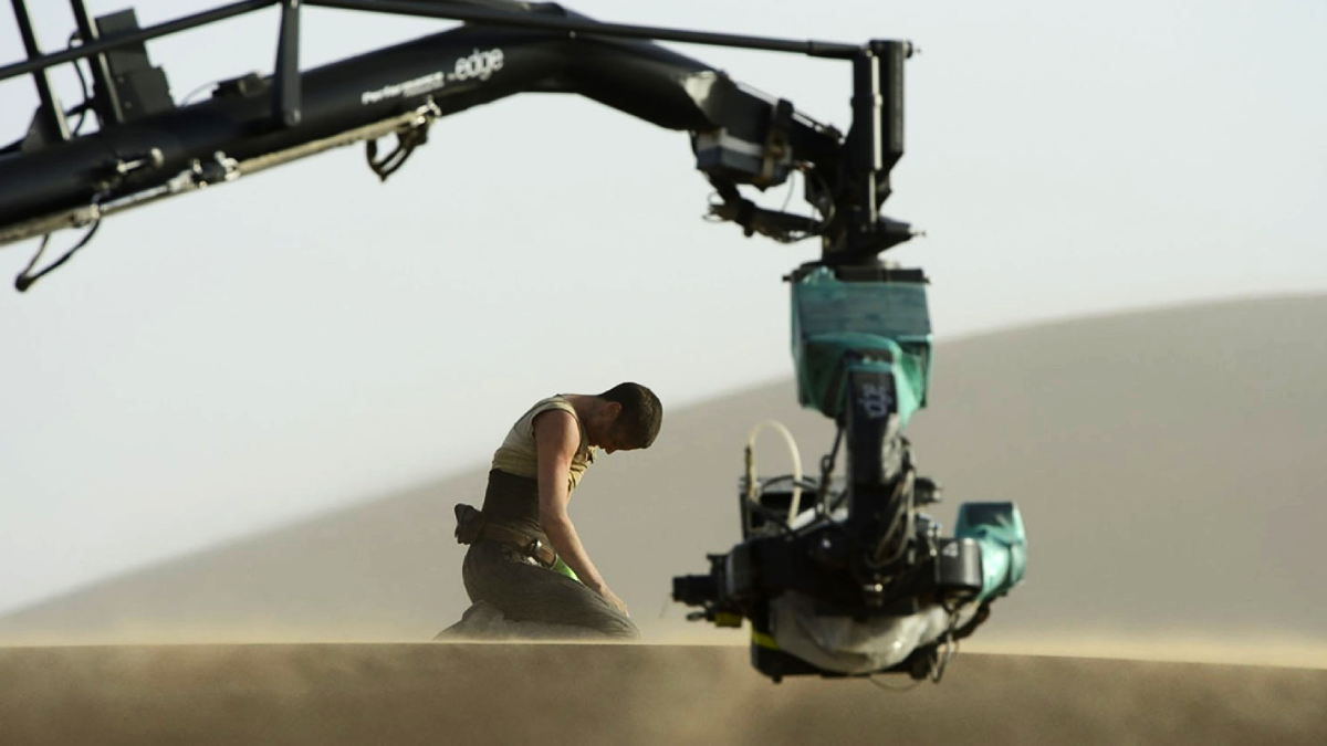 15 famous movies where everything that could go wrong, did