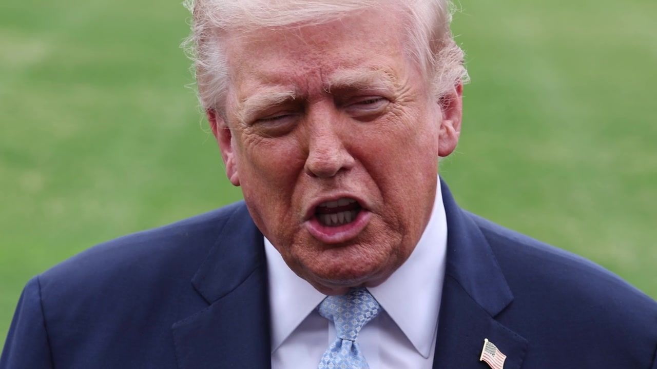 Donald Trump reveals 'very nice' mystery present from Iran