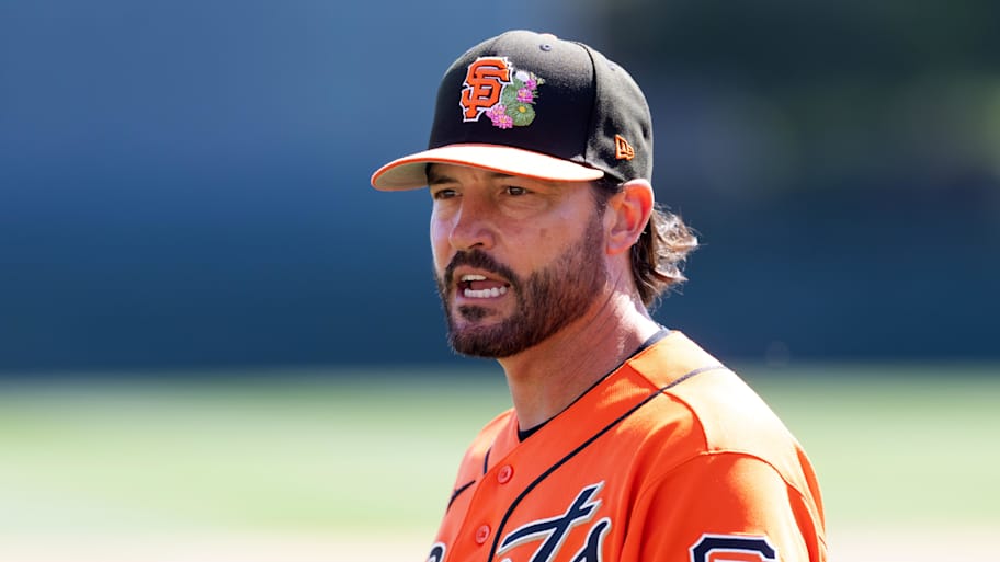 Giants announce official 26-man roster before Yankees showdown