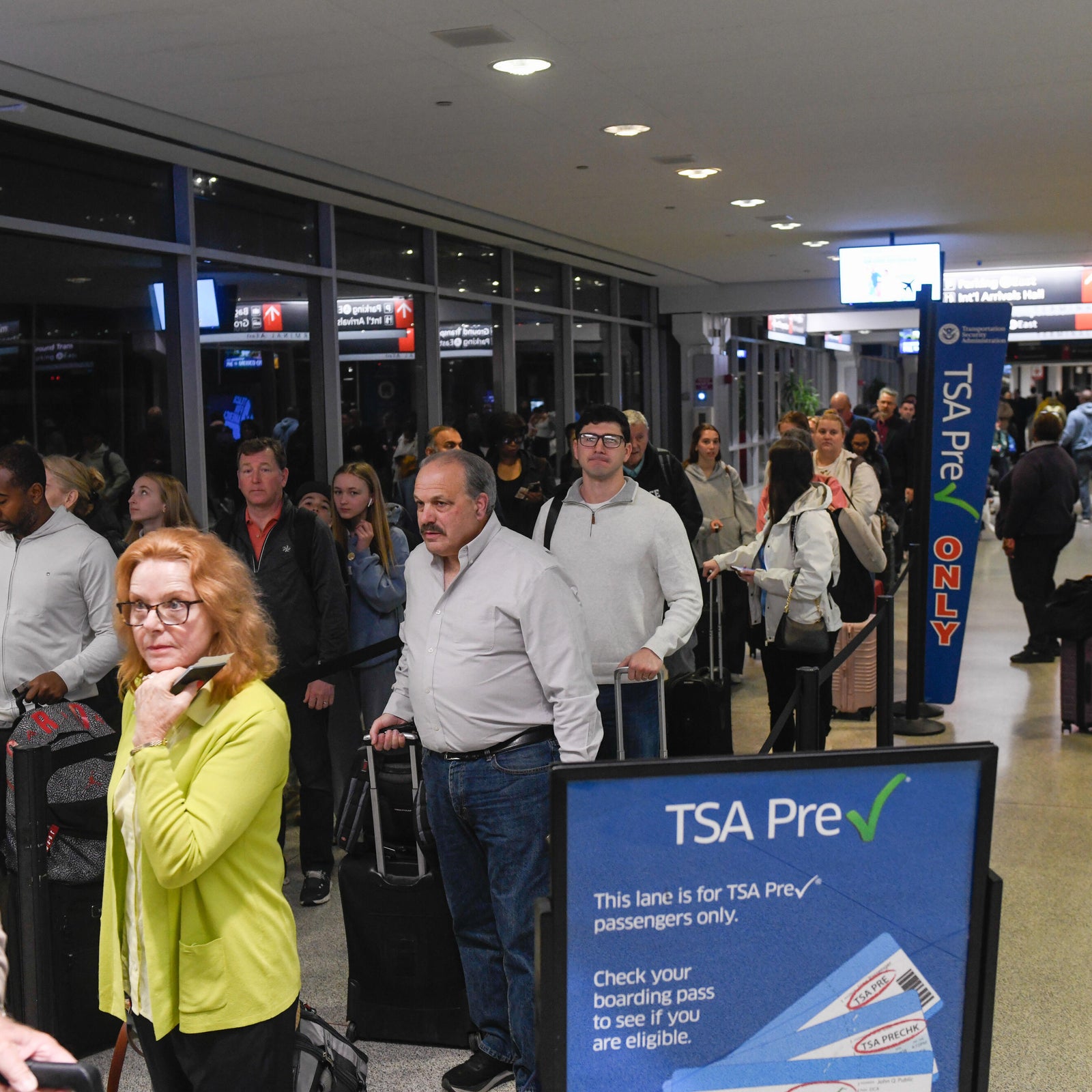 DHS watchdog warned of risks in airport shoes-off policy. The report ...