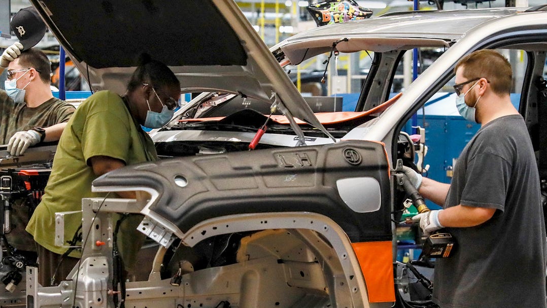 Stellantis salaried staff get bonuses despite no UAW profit sharing