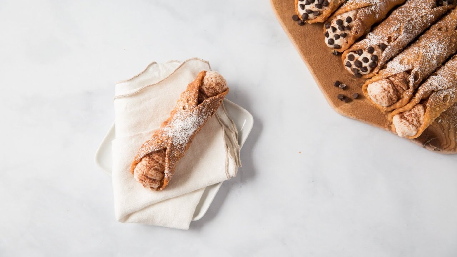 Tiramisu cannoli: An Italian hybrid dessert recipe