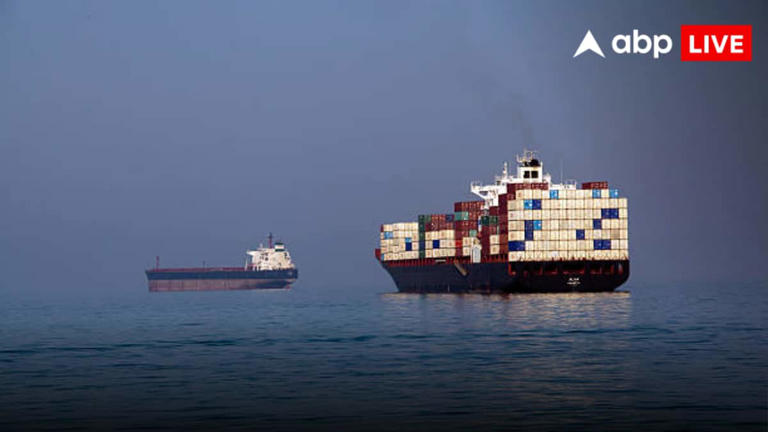 Iran turns back three ships, declares Strait of Hormuz closed