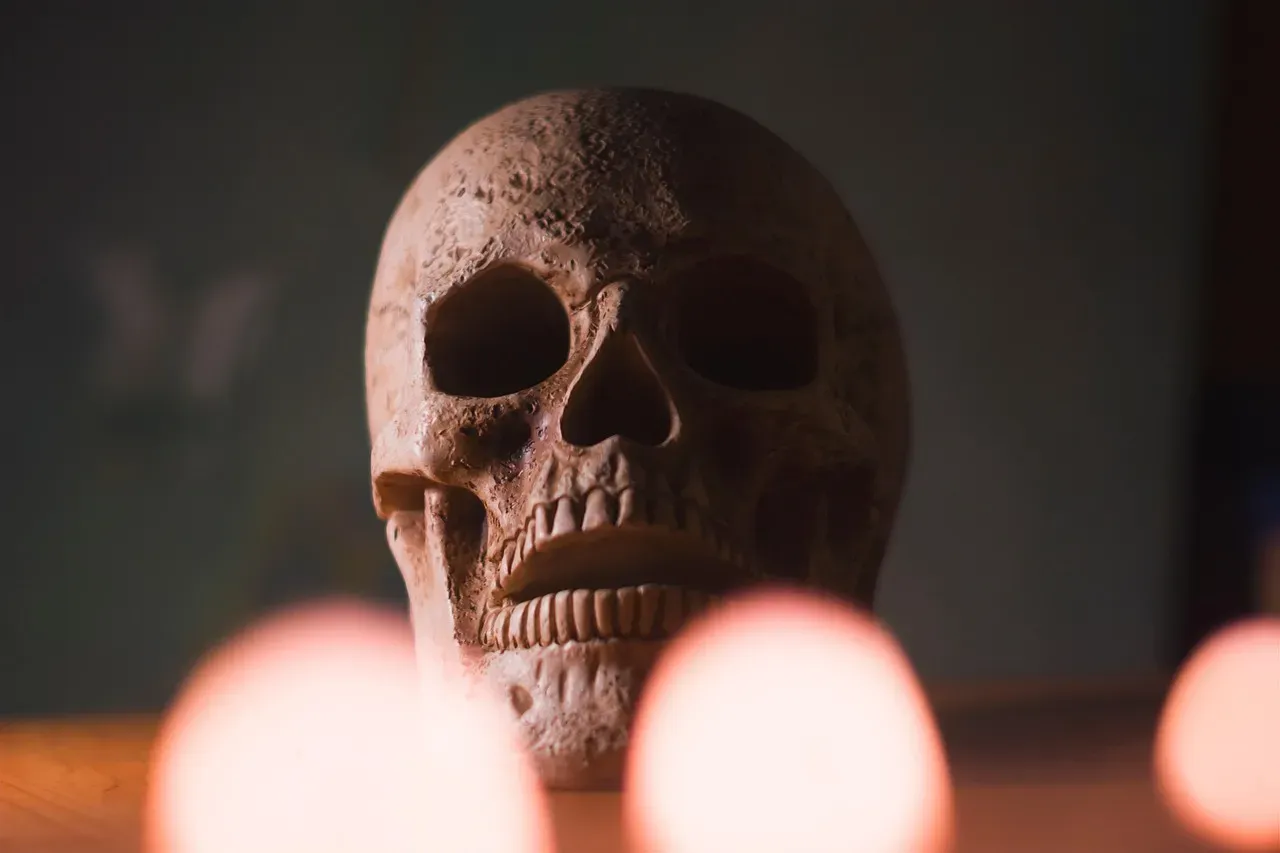 8 famous hoaxes that fooled the entire world