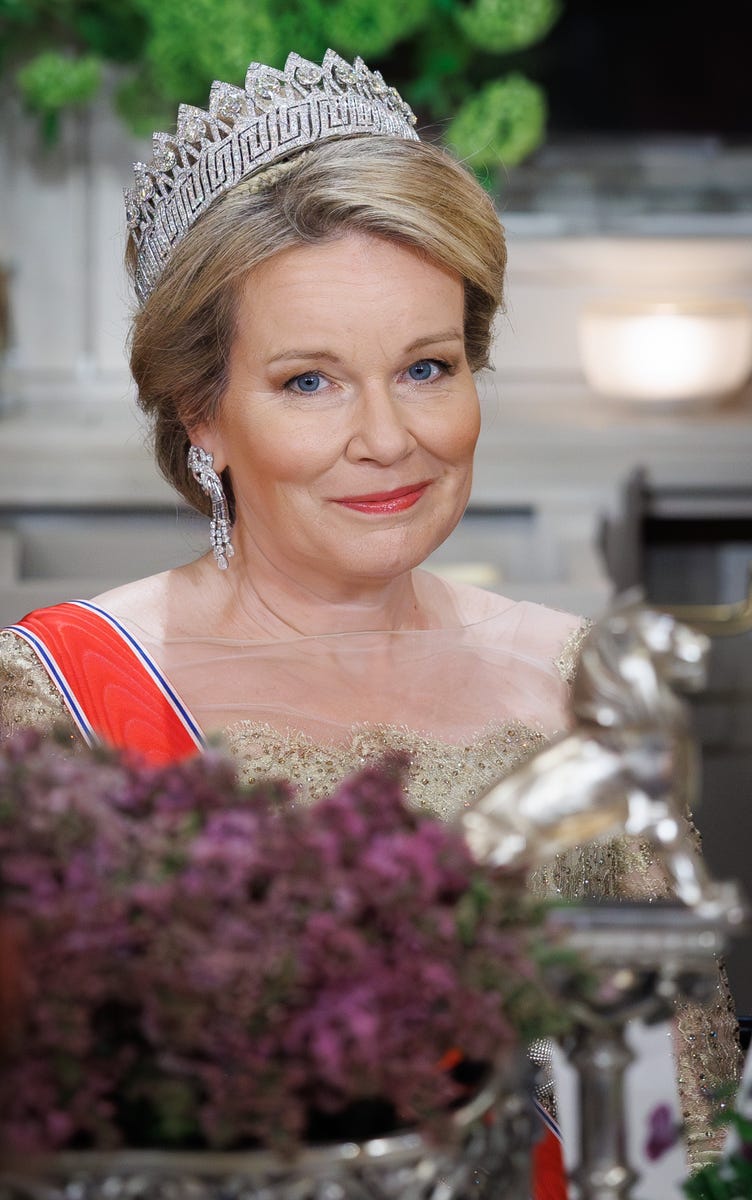 Belgium’s Queen Mathilde wears a striking abstract gold parure in Norway