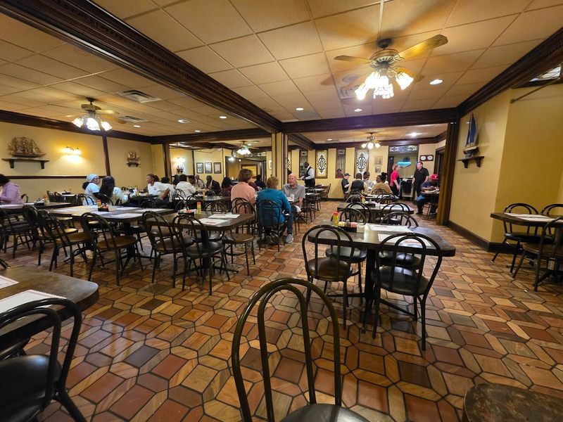 This massive southern cafeteria in Alabama is genuinely worth the ...