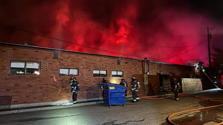 Commercial building fire contained near La Cassia Drive in Boise