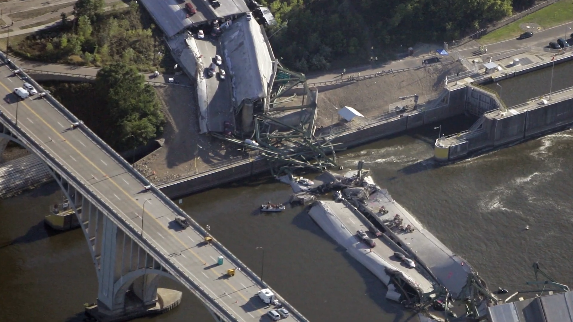 The I-35W Mississippi River bridge collapse