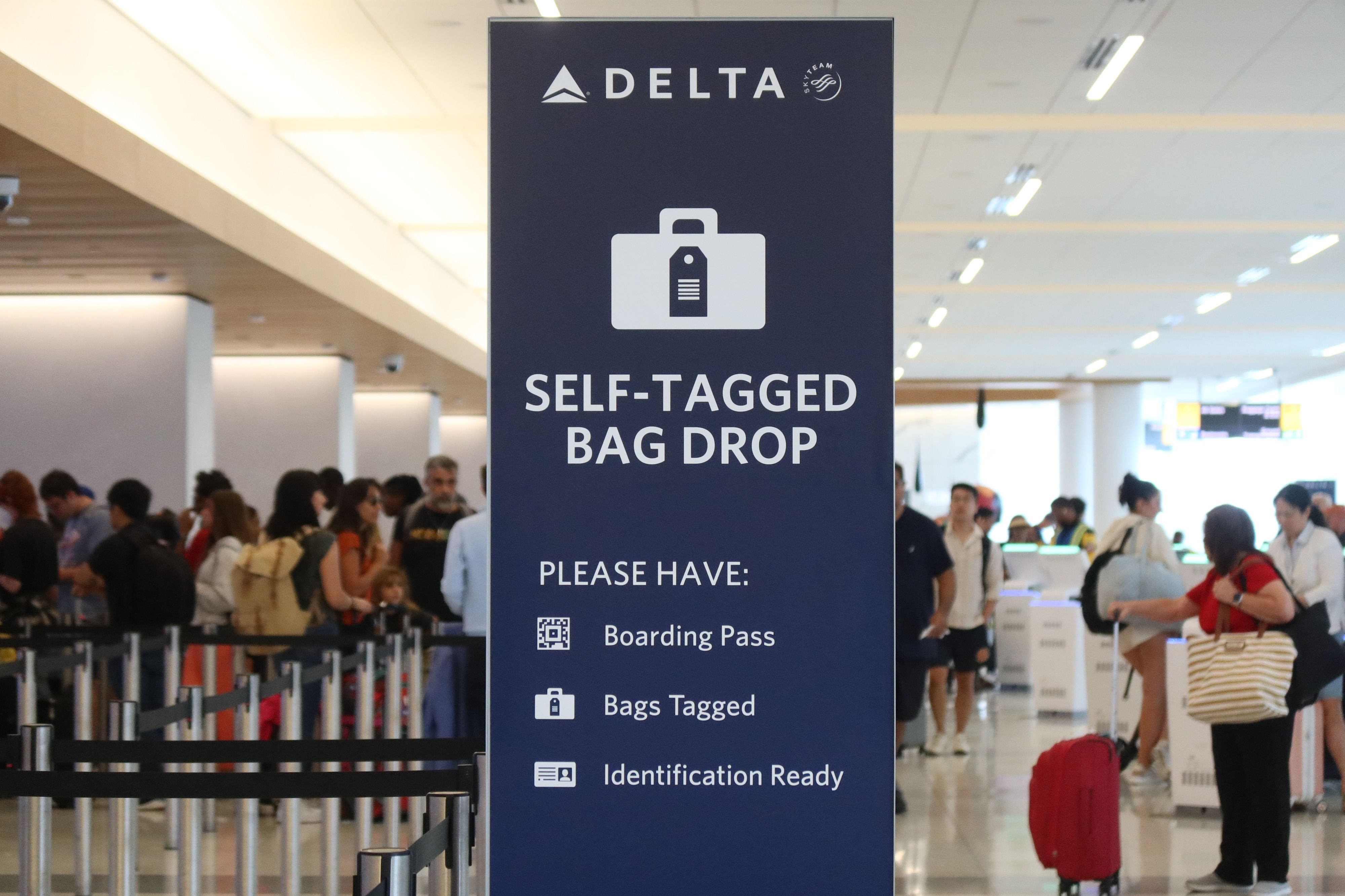 Delta Air Lines sends out travel alerts for passengers at four ...
