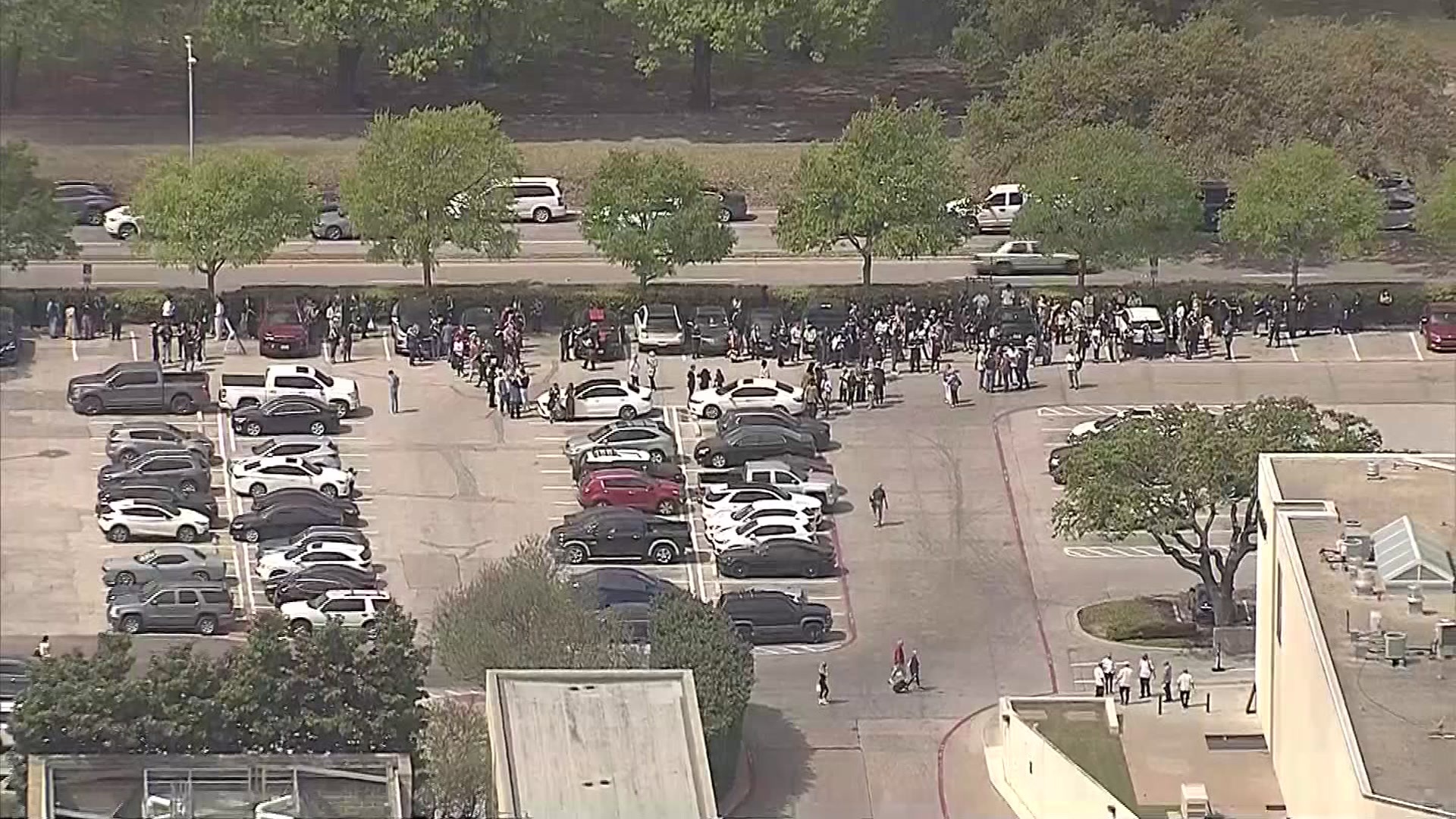 NorthPark Center evacuated, Northwest Highway blocked off due to ...