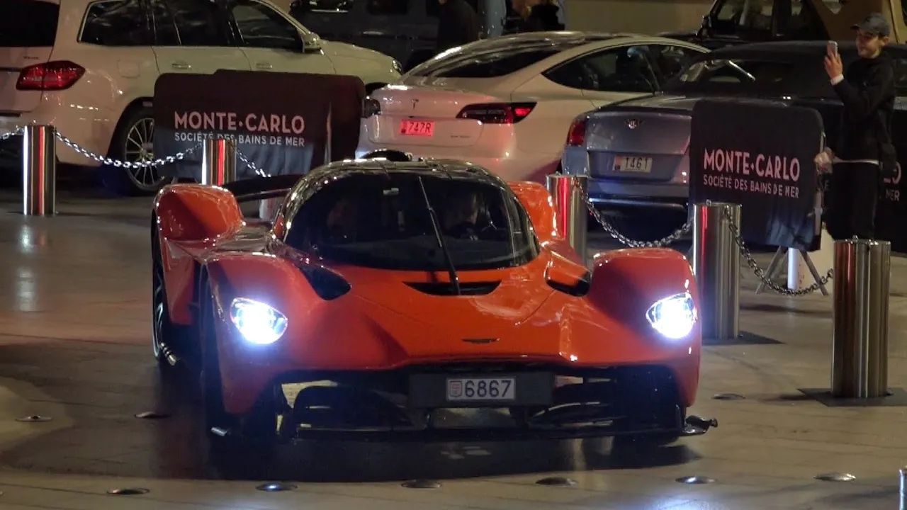 Aston Martin Valkyrie à Monaco : une beauté pétante