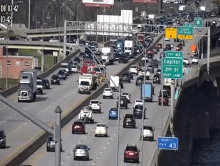 Crash jams traffic on I-83 bridge in Harrisburg
