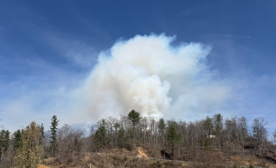 Two wildfires in NC mountains burn 600 acres; flight restrictions, road ...