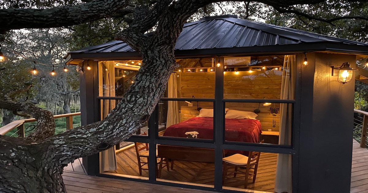This Florida treehouse offers unforgettable night sky views
