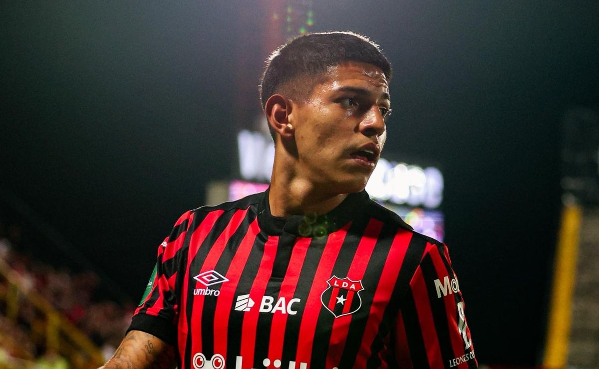 Es oficial: Alajuelense se pronuncia sobre el reemplazante de Alejandro ...