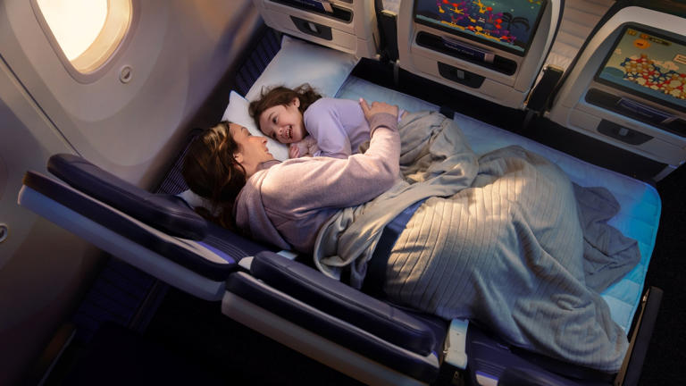 New United Relax Row offers lie-flat seats in economy cabin