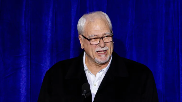 Phil Jackson to UNC viral fake rumors dupe fans about Hubert Davis ...
