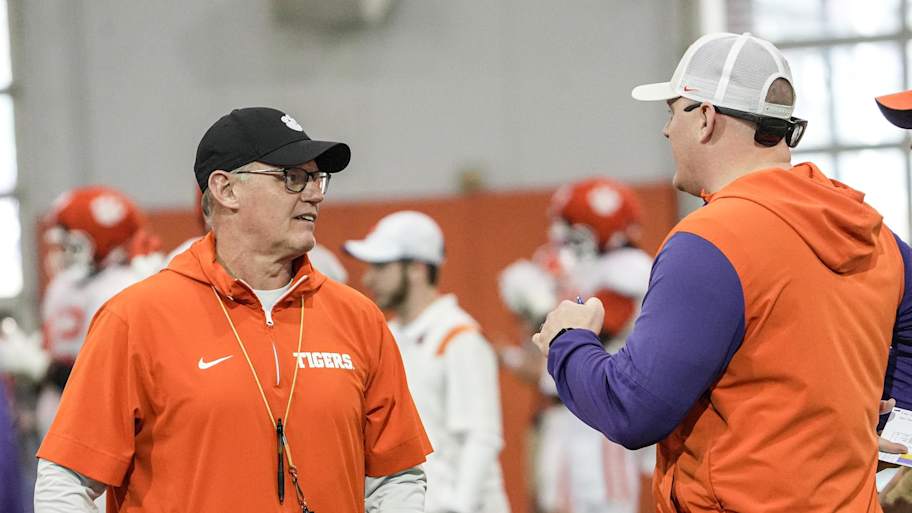 2027 safety with more than 30 offers commits to Clemson Tigers