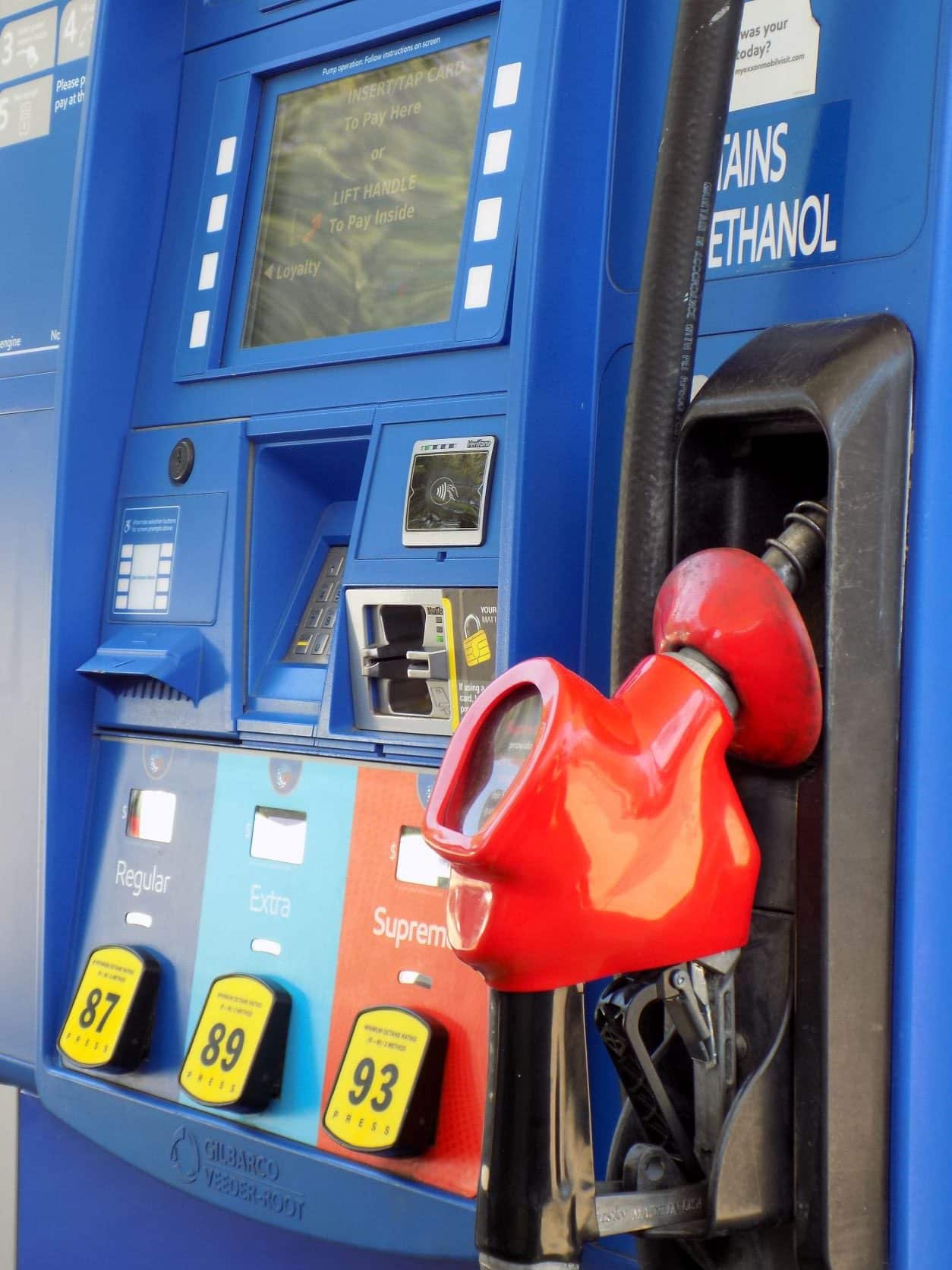 Zeldin signs nationwide E15 and E10 fuel waiver
