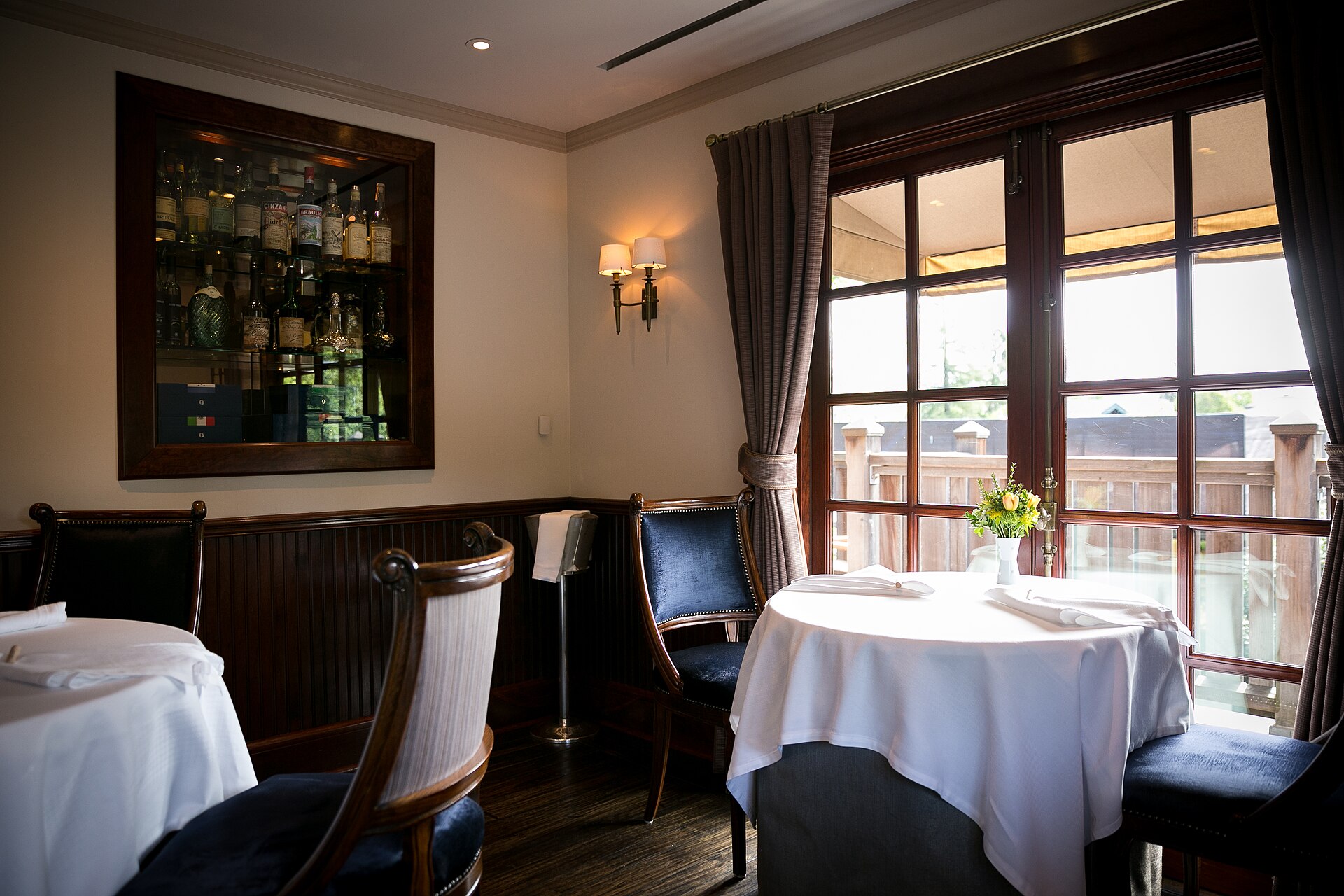 11 romantic dining spots for couples' getaways
