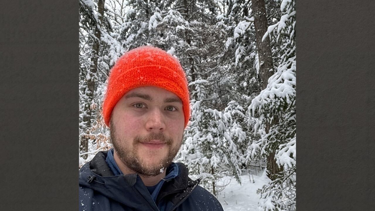 Fact check: Photo of Air Canada pilot Mackenzie Gunther