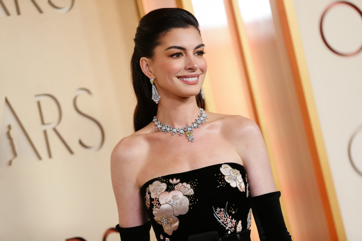 Anne Hathaway’s comments on work-life balance have moms applauding