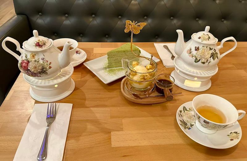 This luxe New Jersey tea room lets you savor 22-ounce pots of rare ...