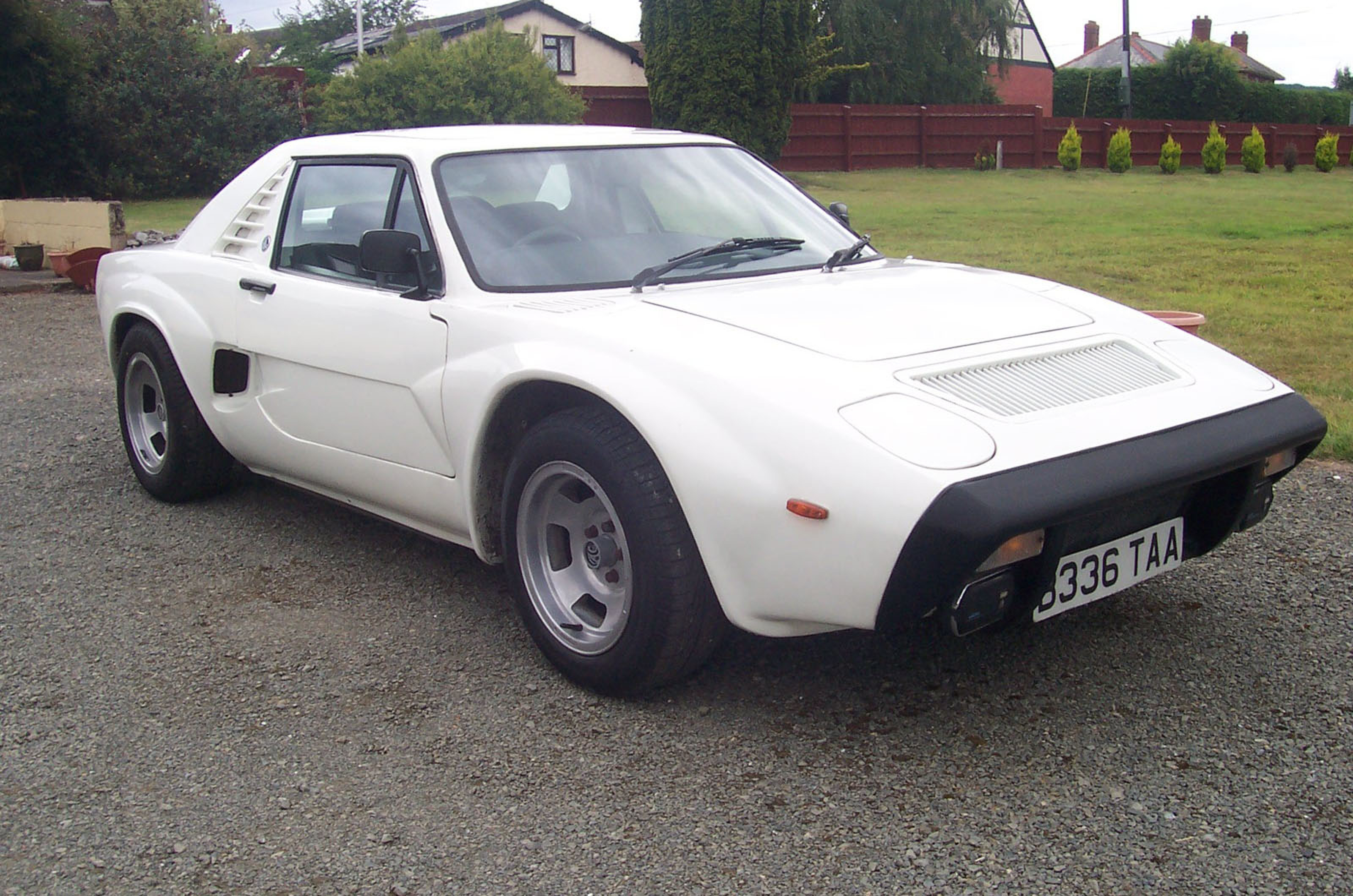24 Britse klassieke auto's met middenmotor