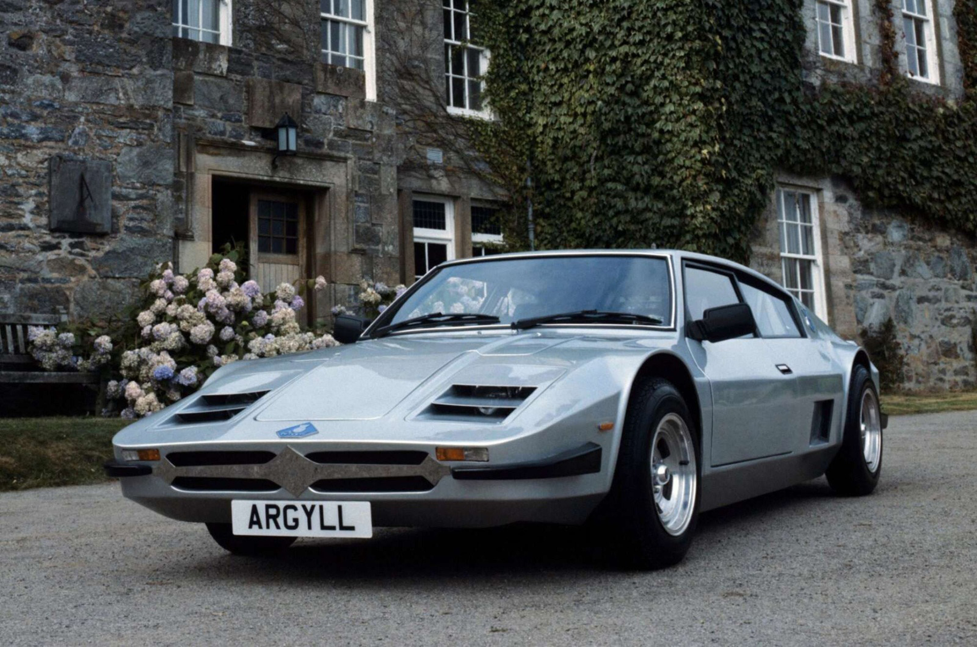24 Britse klassieke auto's met middenmotor
