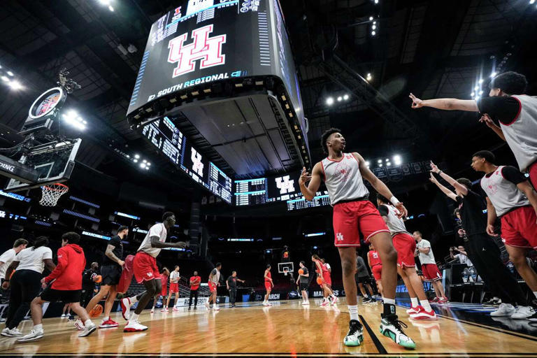 Photos show Nebraska, Houston, Iowa and Illinois preparing for the ...