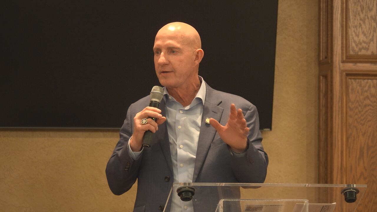 Lieutenant governor candidate Darrell Weaver visits Duncan for campaign