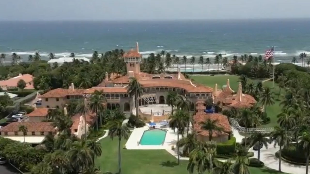 Democrat flips state seat near Mar-a-Lago, raising new warning signs ...