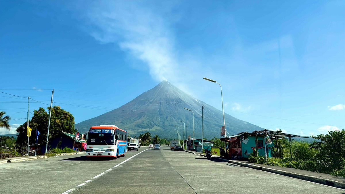 Mayon Volcano’s effusive eruption enters 84th day