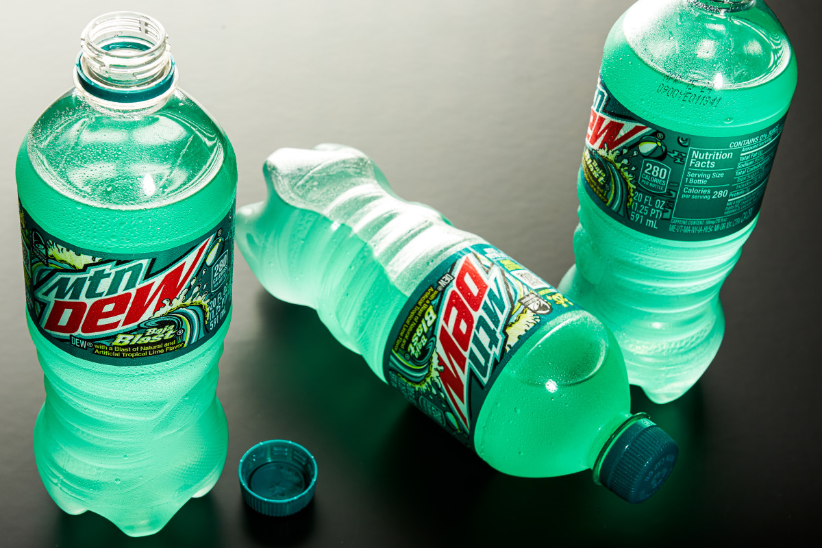 Rawlings is selling $400 baseball glove to honor new official soda of MLB