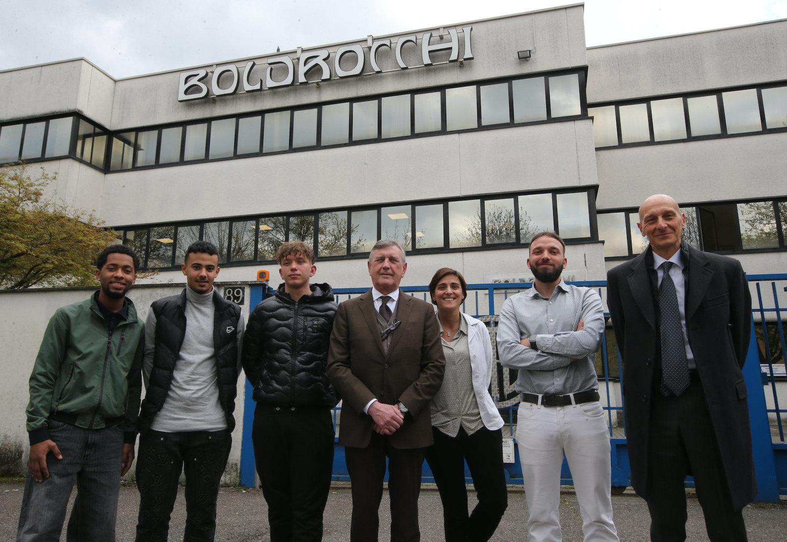La Boldrocchi Academy. Gli aspiranti saldatori fanno lezione in azienda