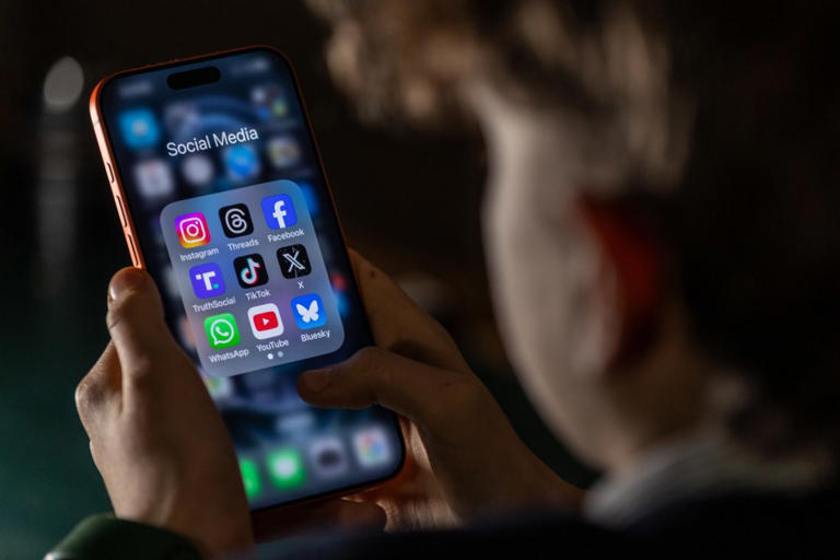 Is the US thinking of a social media ban for kids?