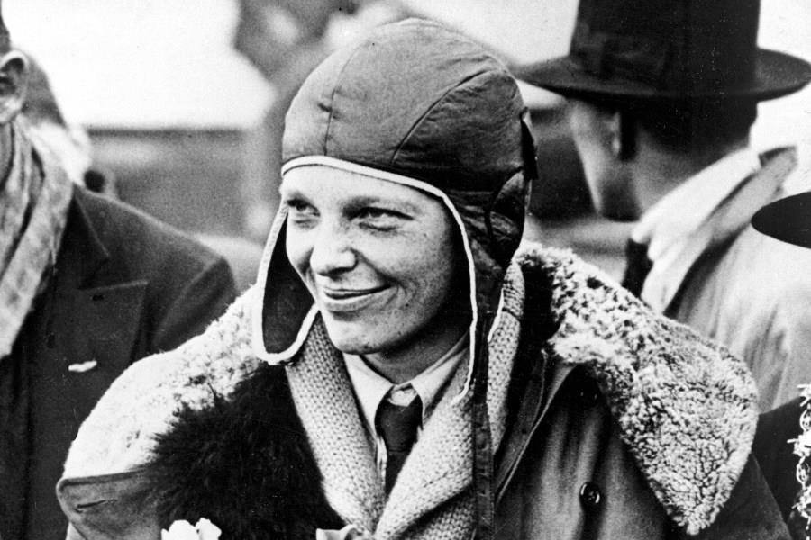 Pilot believes he may have spotted Amelia Earhart wreckage