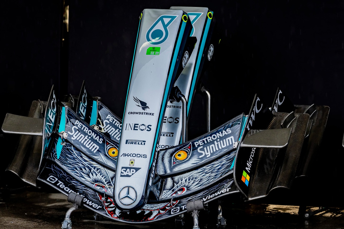 Mercedes' "two-phase" front wing activation a reliability issue, not an ...