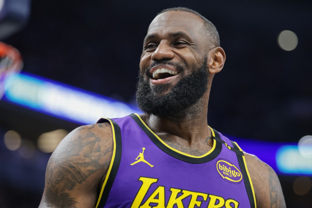 Lakers’ LeBron James humiliates two Pacers after they fail to block him