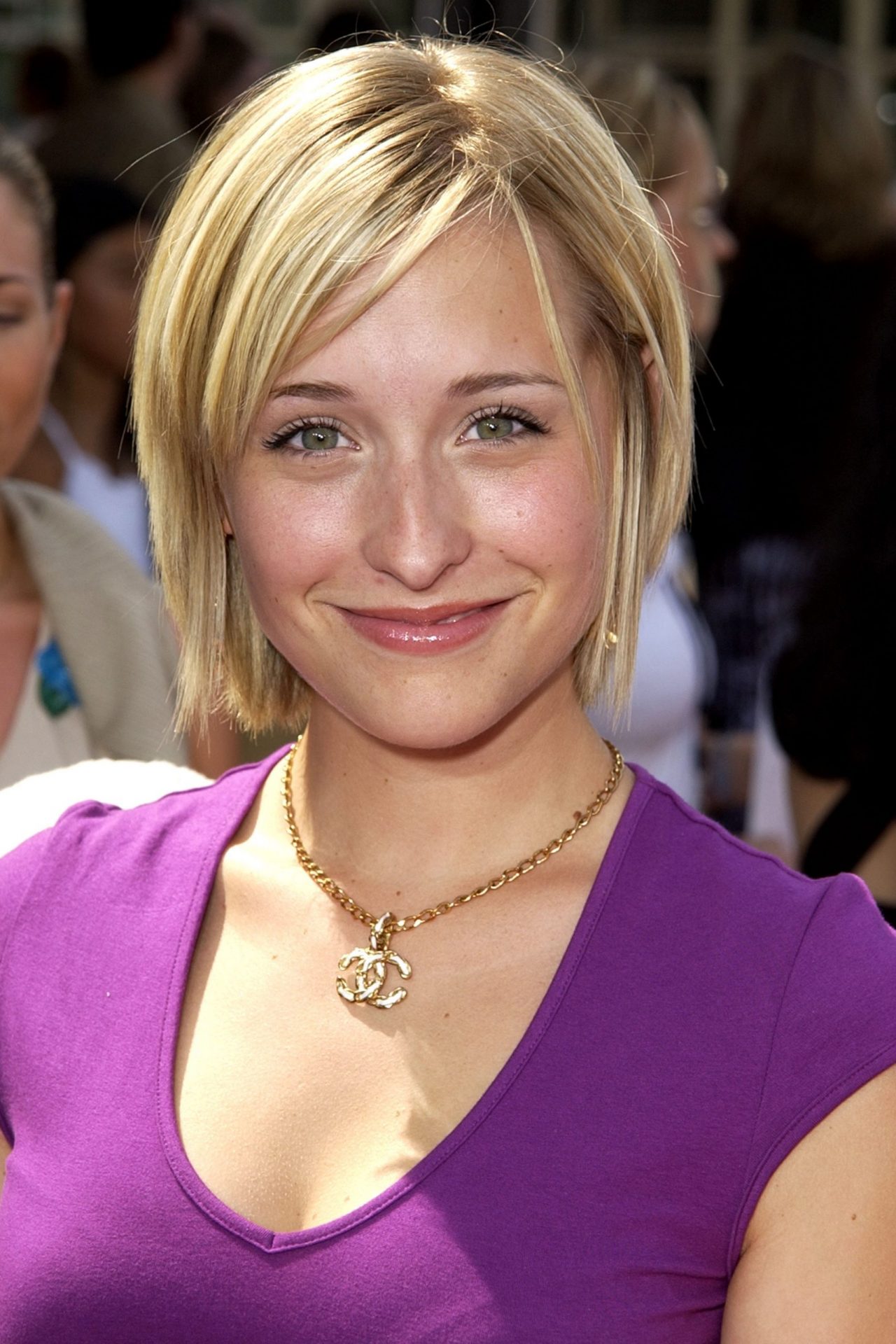 Van kinderster tot veroordeelde afperser: het verhaal van Allison Mack