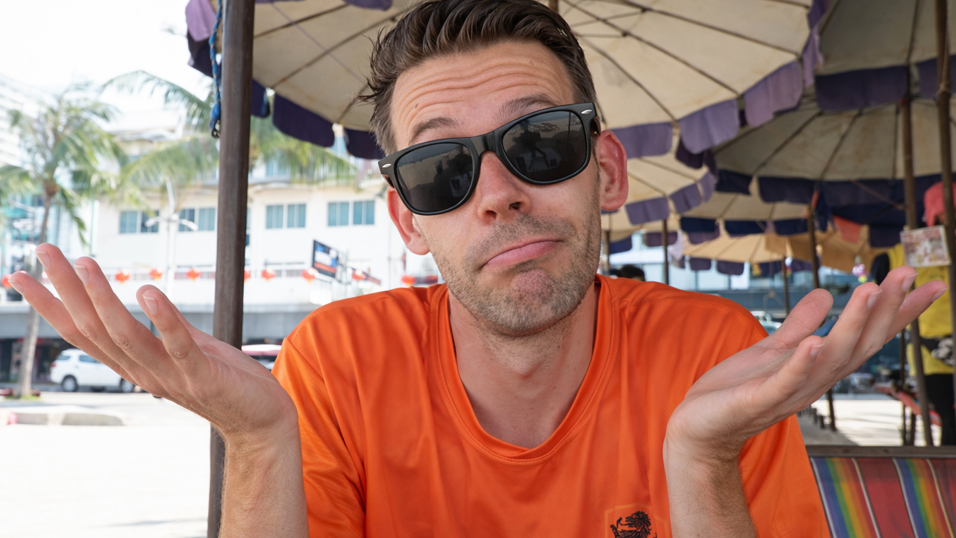 Waarom Mannen Altijd Dezelfde Smojes Gebruiken Op Reis?