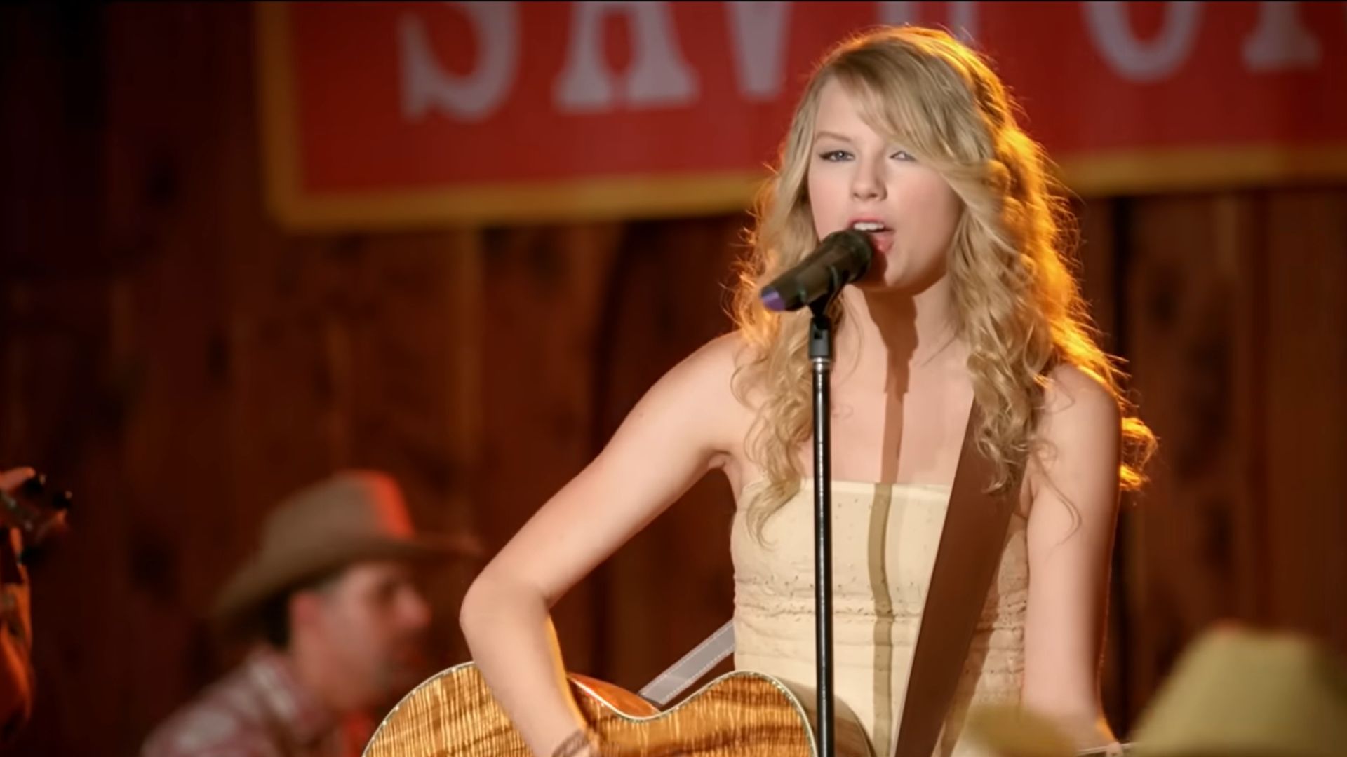 Ricordate Taylor Swift in Hannah Montana? Miley Cyrus ha rivelato la ...