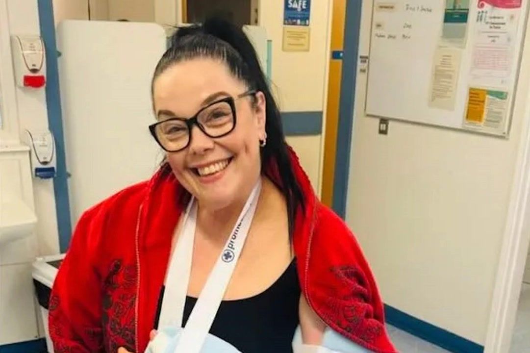 Lisa Riley hospitalised after bad fall, surgery