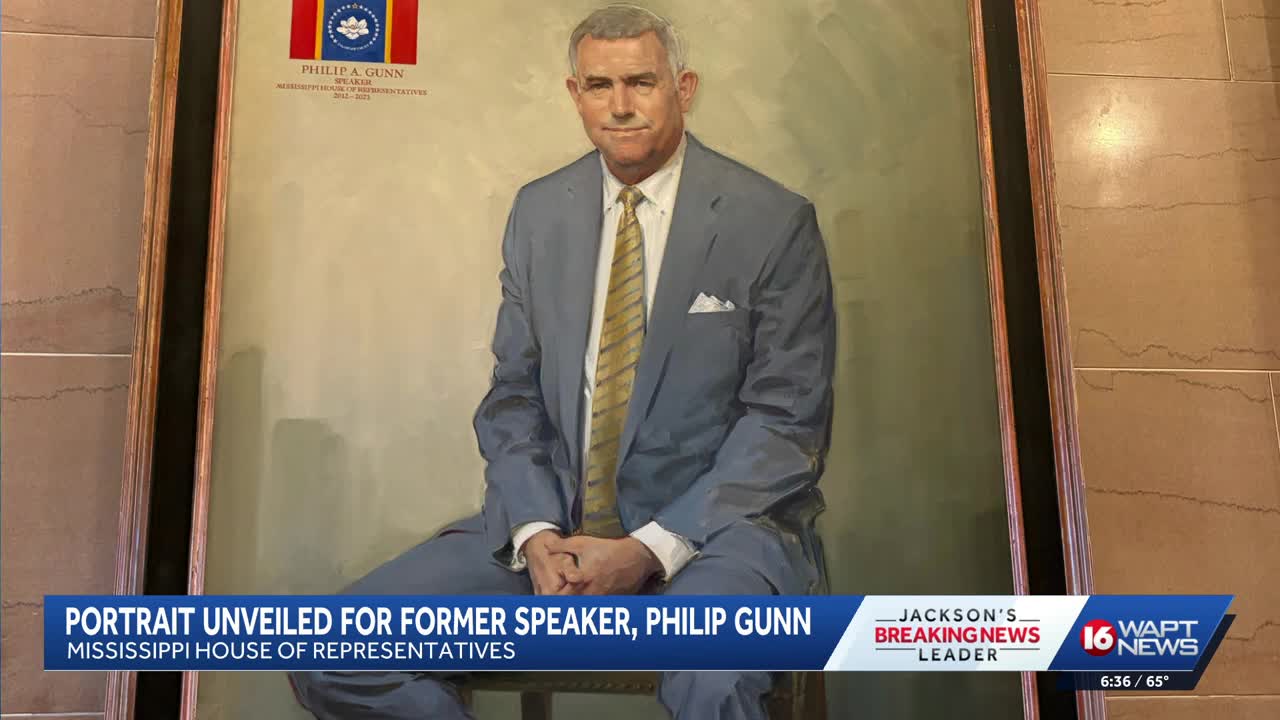 Former House speaker honored at Mississippi State Capitol