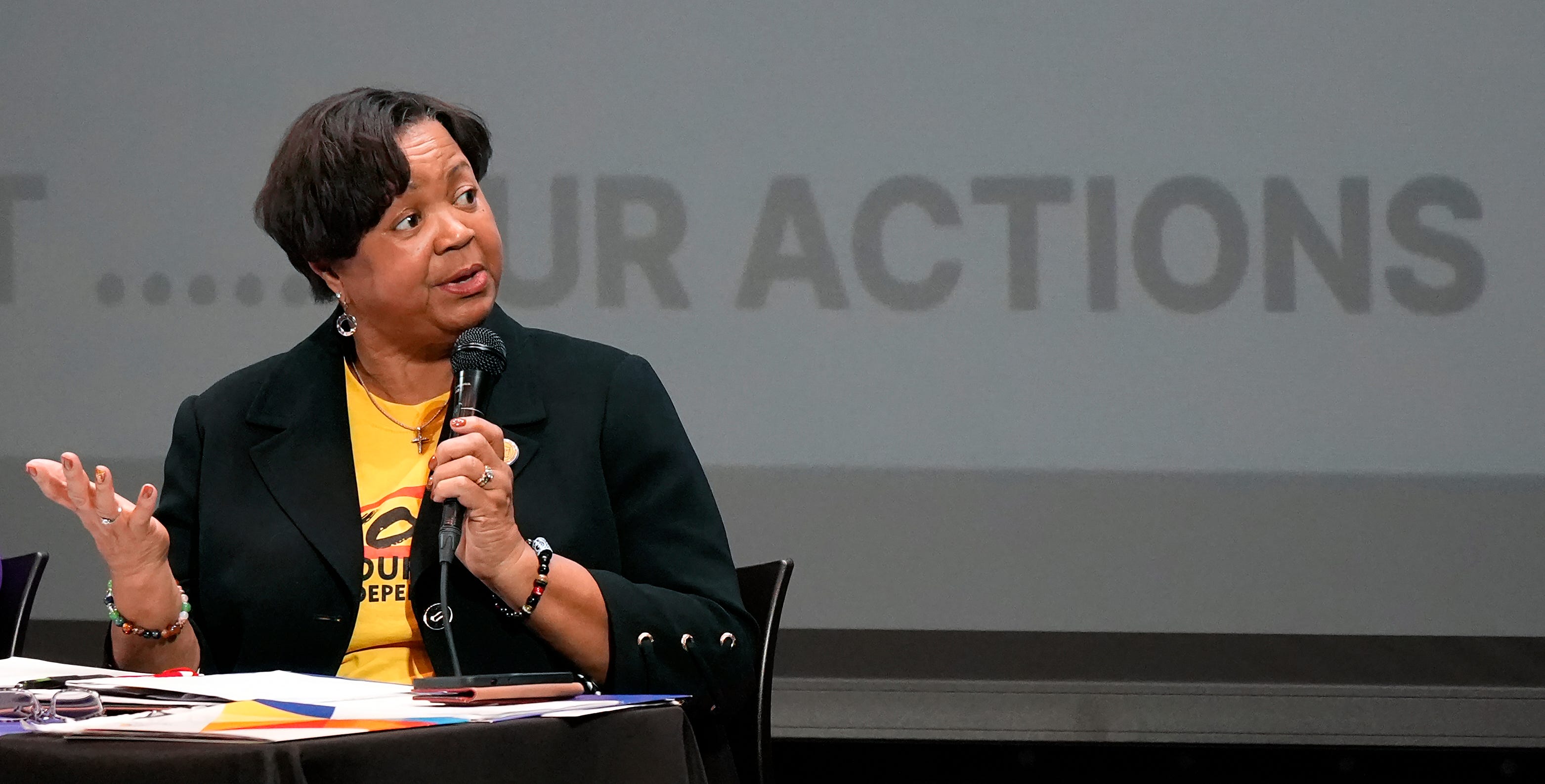 How often did Akron's police auditor agree with 2025 internal reviews?