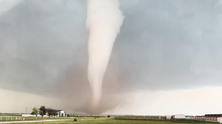 Tornado watch vs. warning: What's the difference?