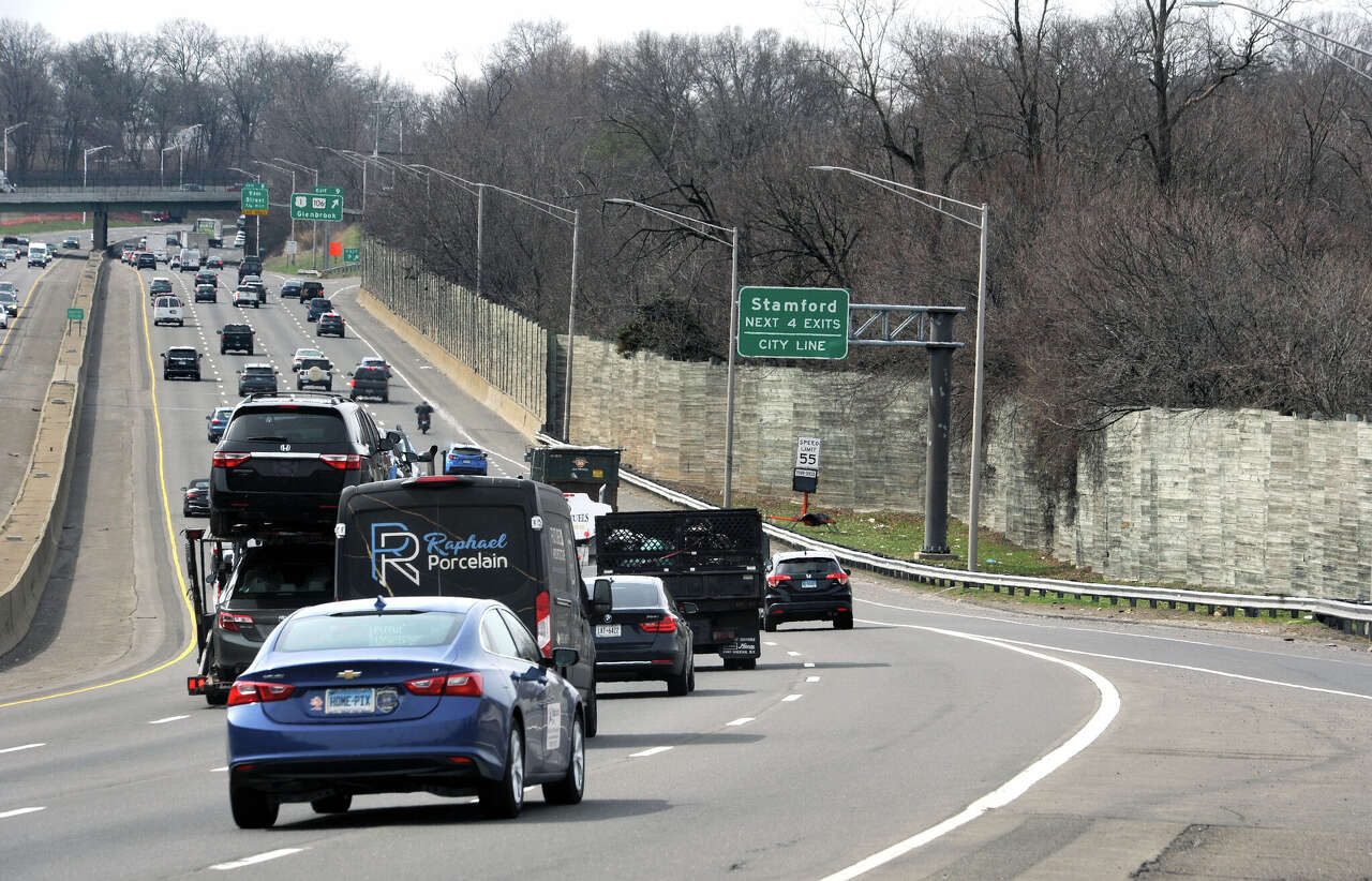 Connecticut can't track how many cars have expired registrations, but ...