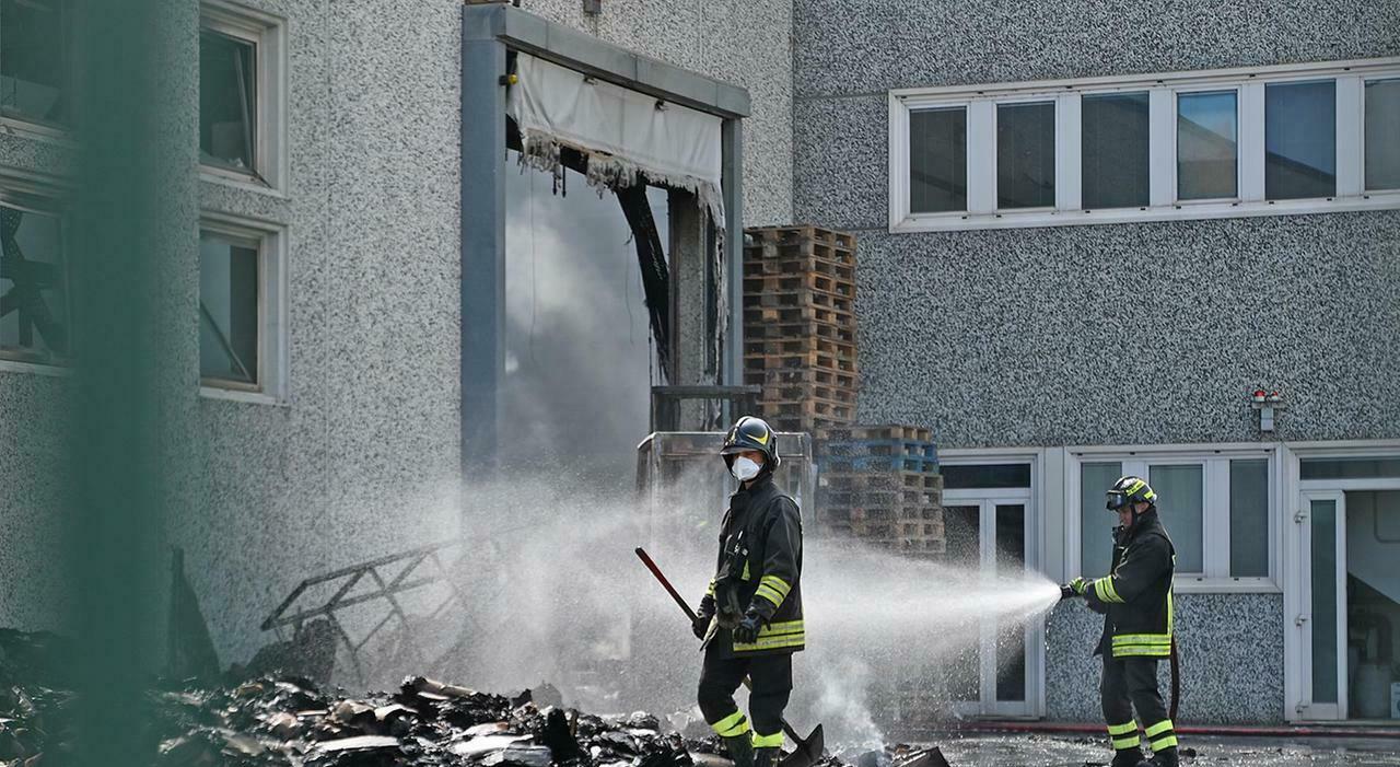Da Foggia per incendiare la Sigilla di Pesaro, in 4 davanti al giudice ...