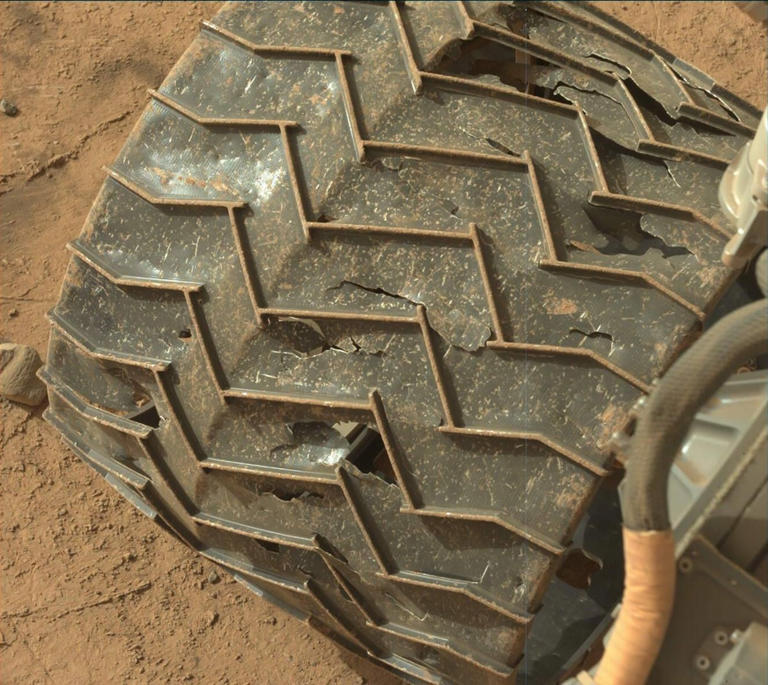 Built to last: Curiosity rover's wheels show years of Mars punishment
